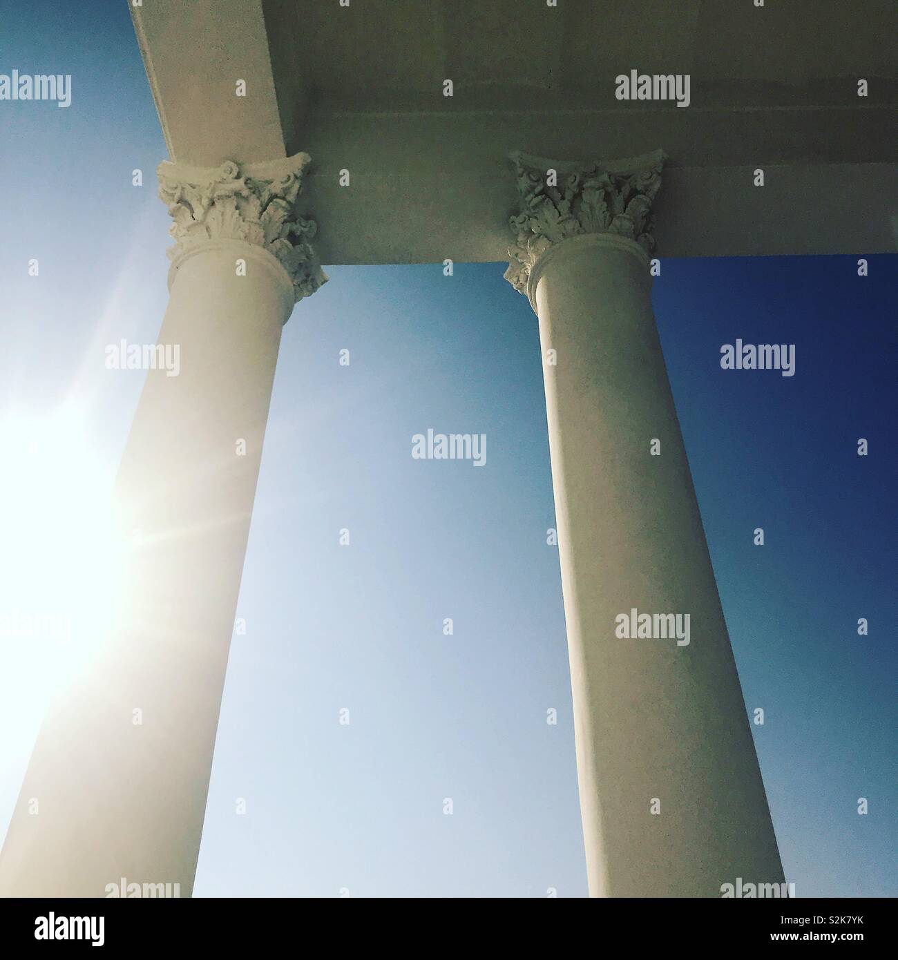 Porch pillars hi-res stock photography and images - Alamy