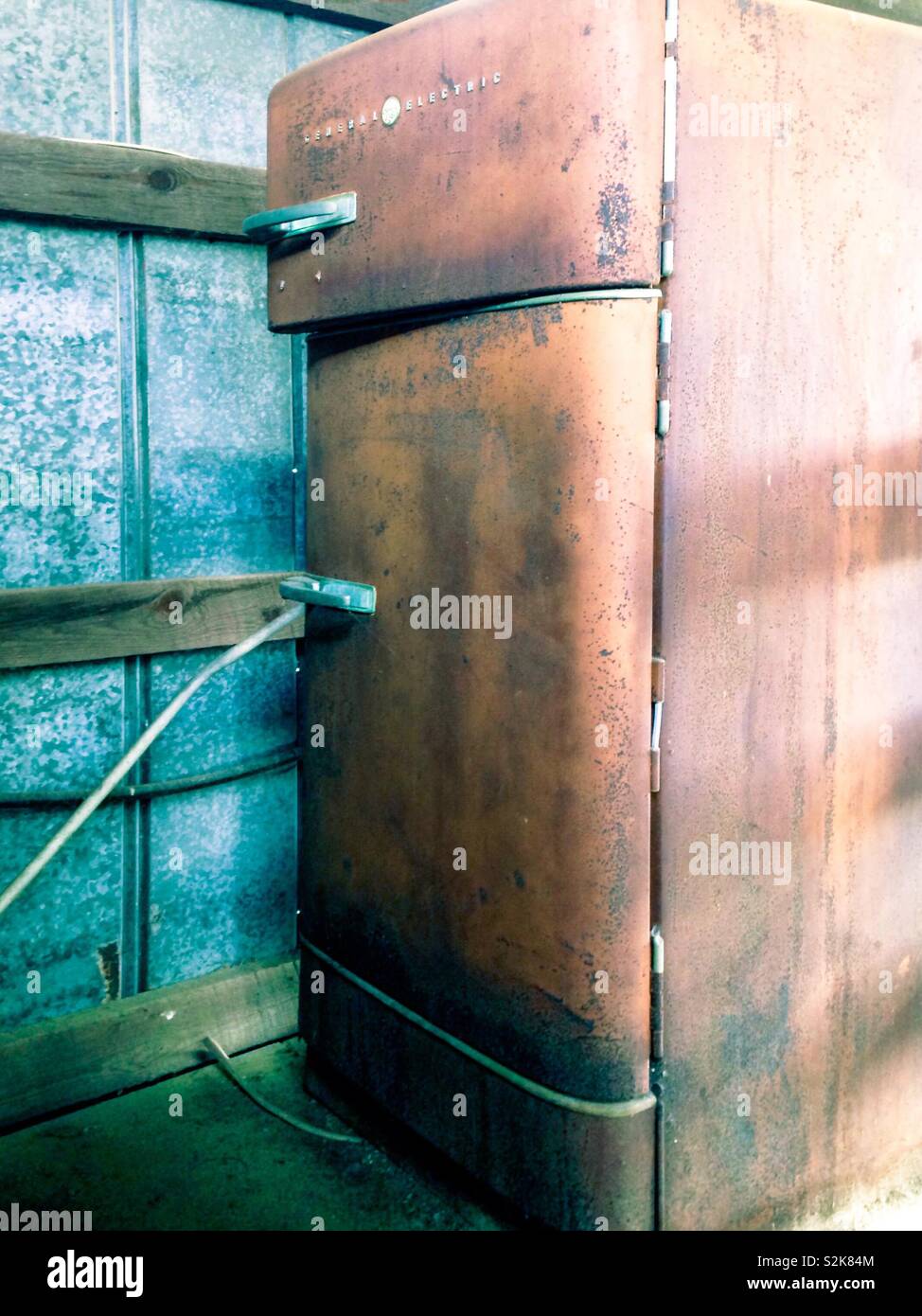 Metal rusted shed hi-res stock photography and images - Alamy