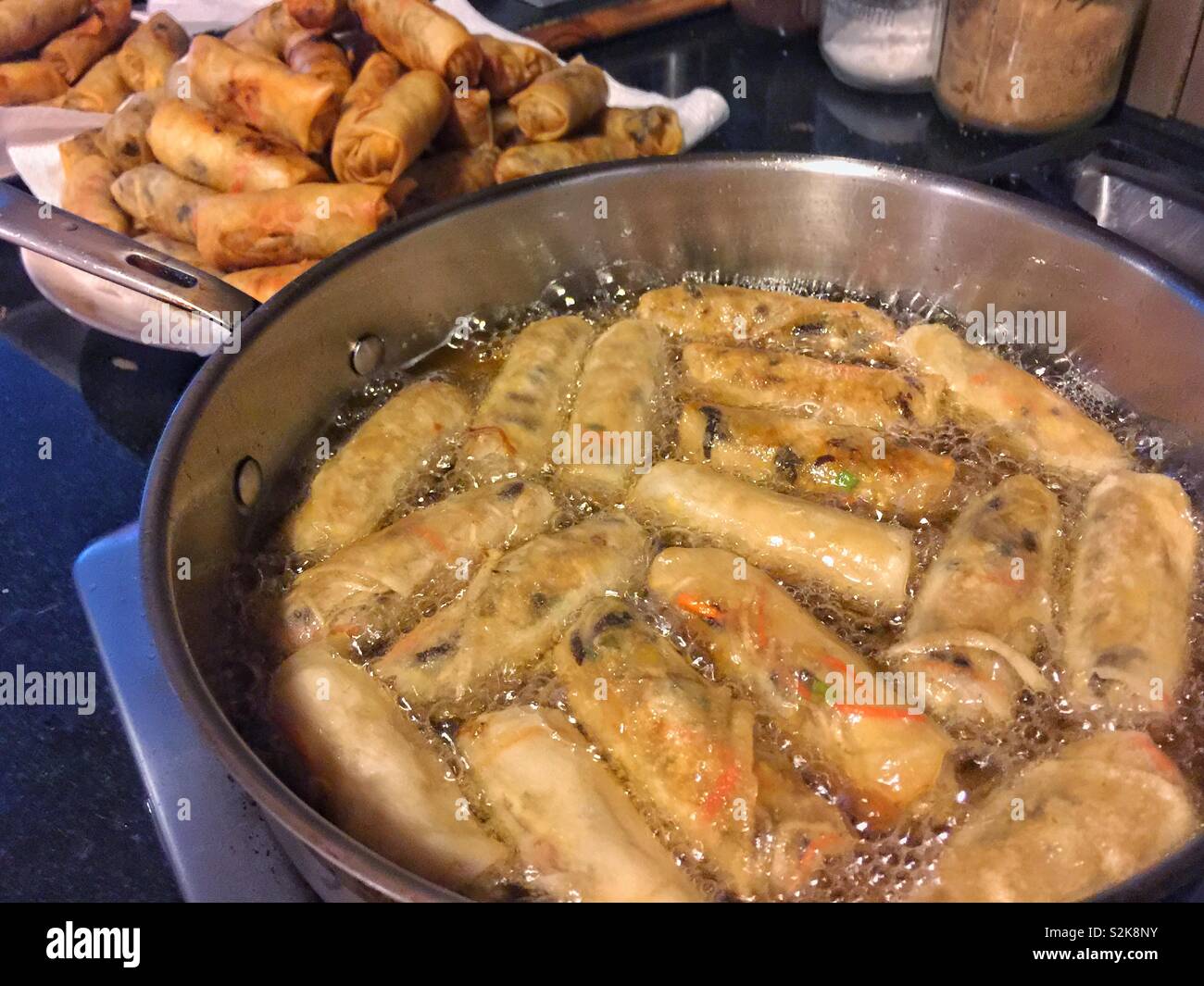 Egg roll fry hi-res stock photography and images - Alamy