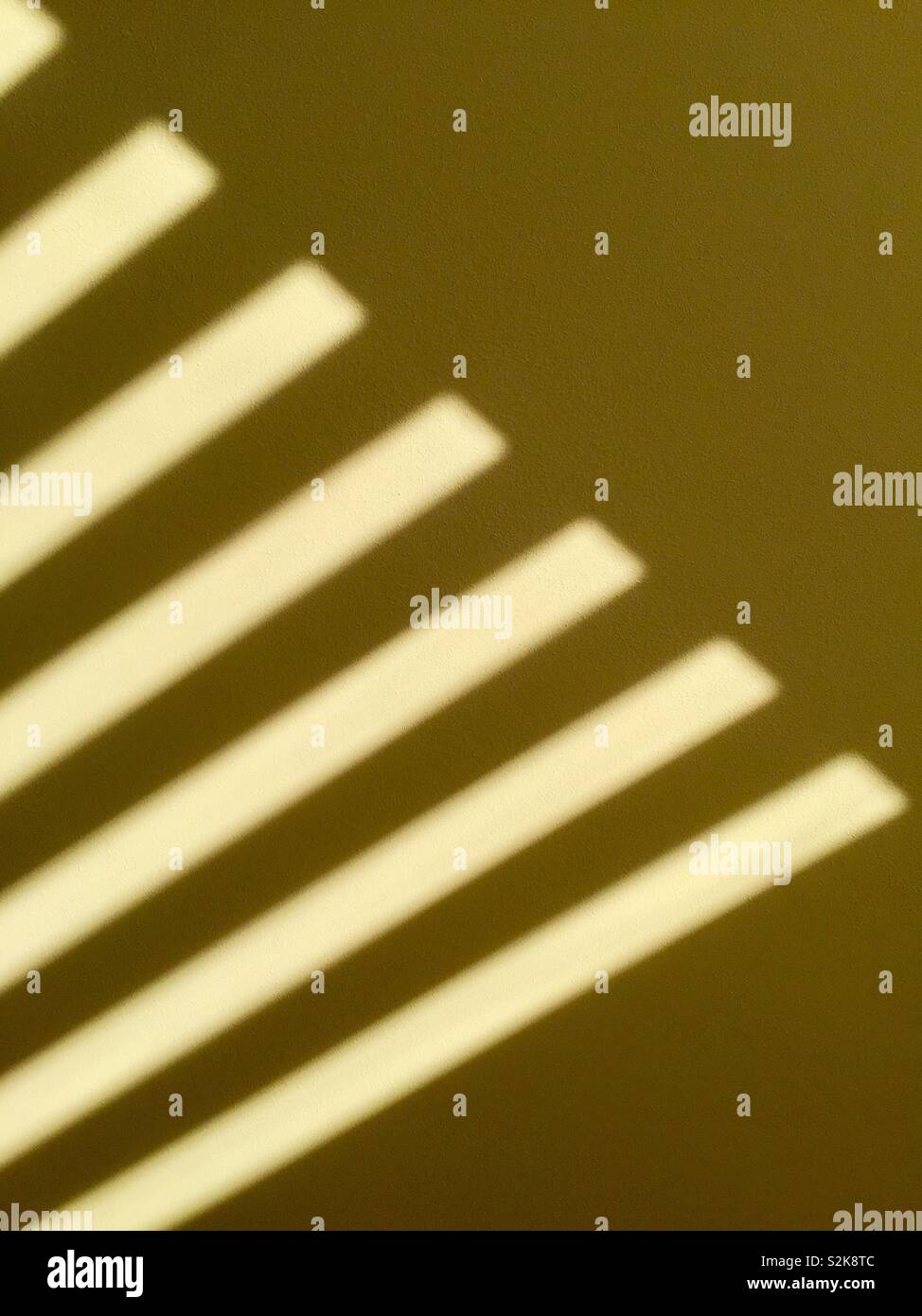 Light lines hi-res stock photography and images - Alamy