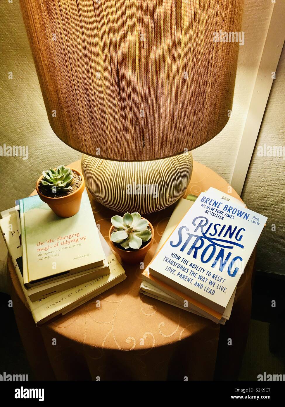 Books plants hi-res stock photography and images - Alamy