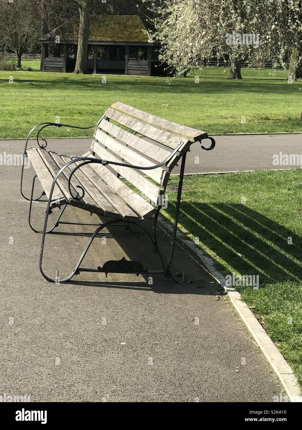 Shadow of bench hi-res stock photography and images - Alamy