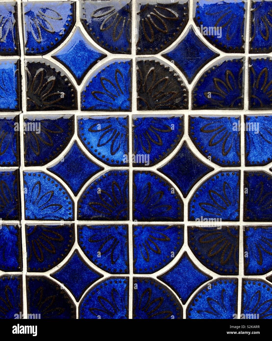 Blue ceramic tiles hi-res stock photography and images - Alamy