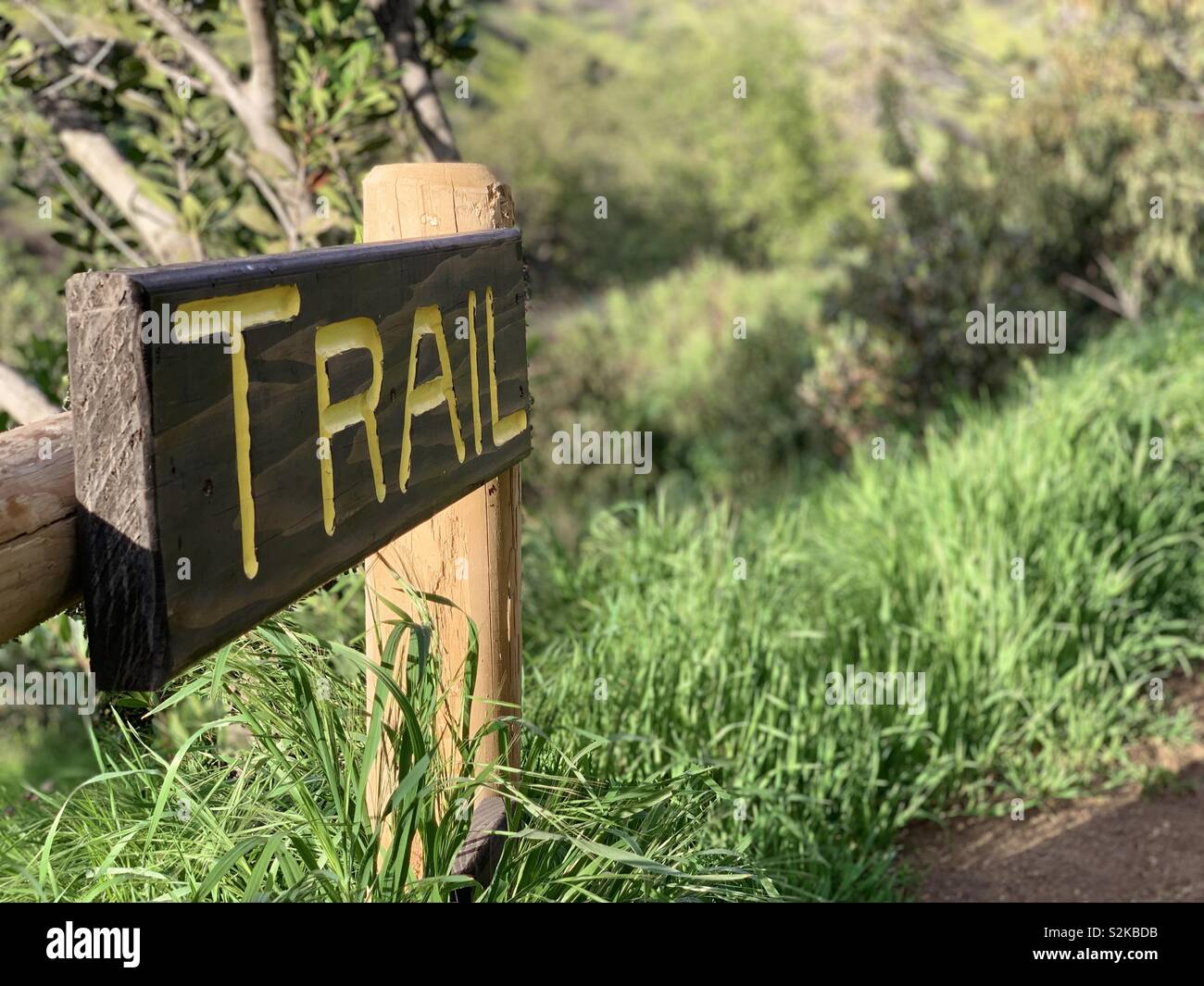 Trail hiking sign Stock Photo - Alamy