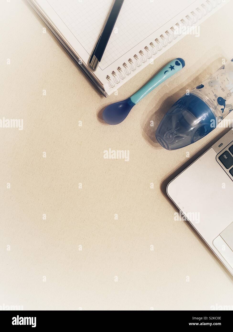 Working mom and baby hi-res stock photography and images - Alamy