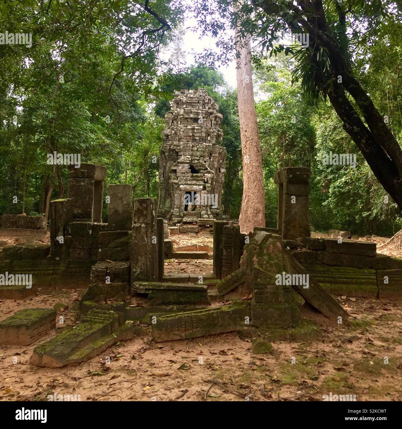 Angkor wat small temple hi-res stock photography and images - Alamy