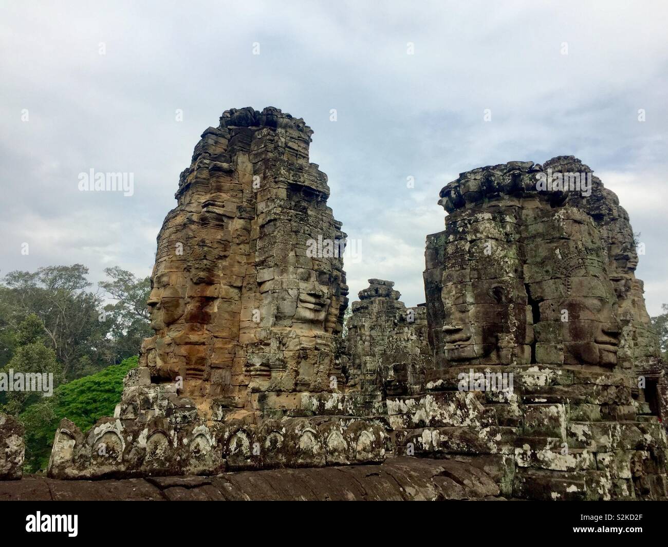 Faces at Angkor Tom, cambodia Stock Photo - Alamy