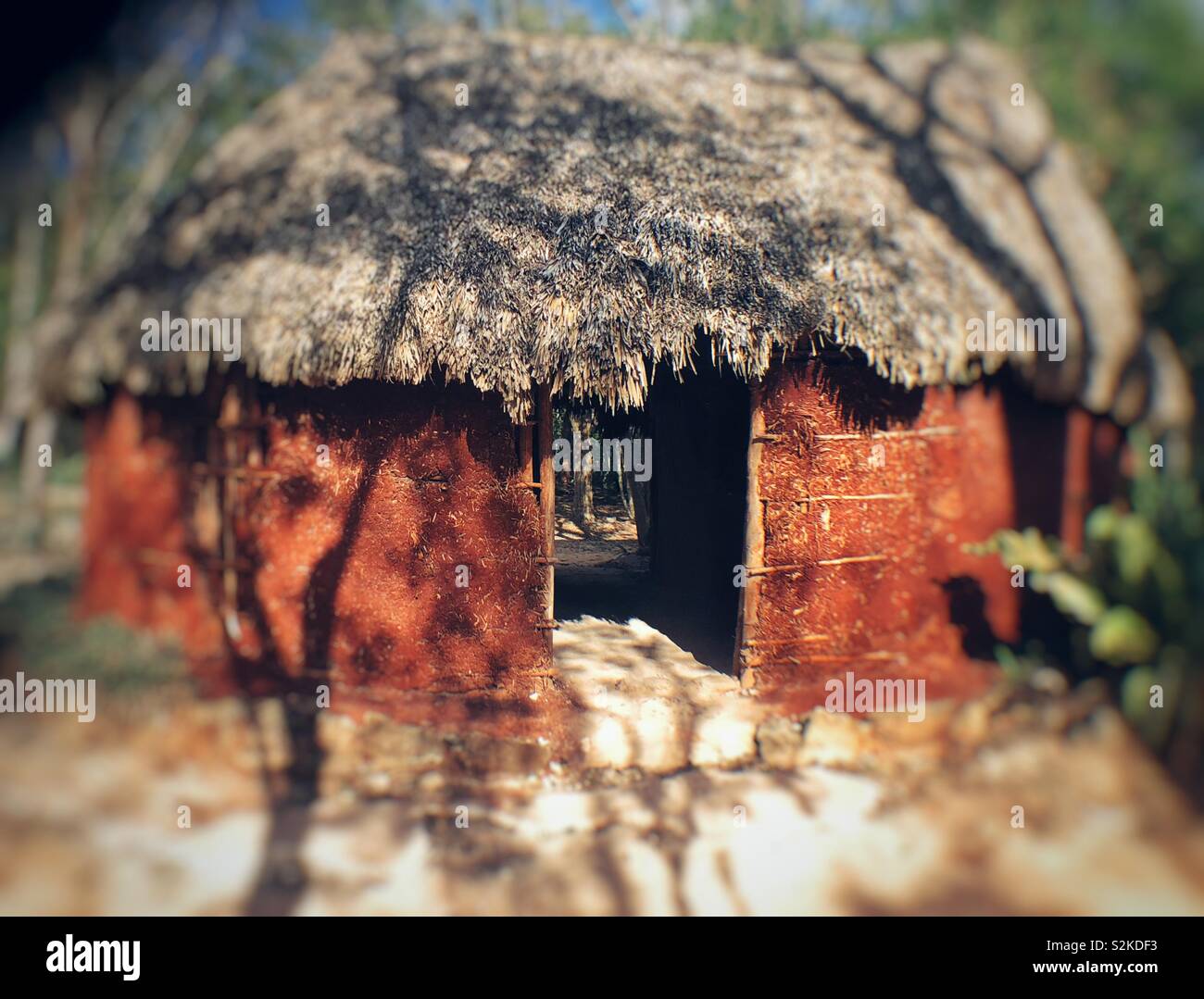 Traditional mayan hut in chichen itza Stock Photo - Alamy
