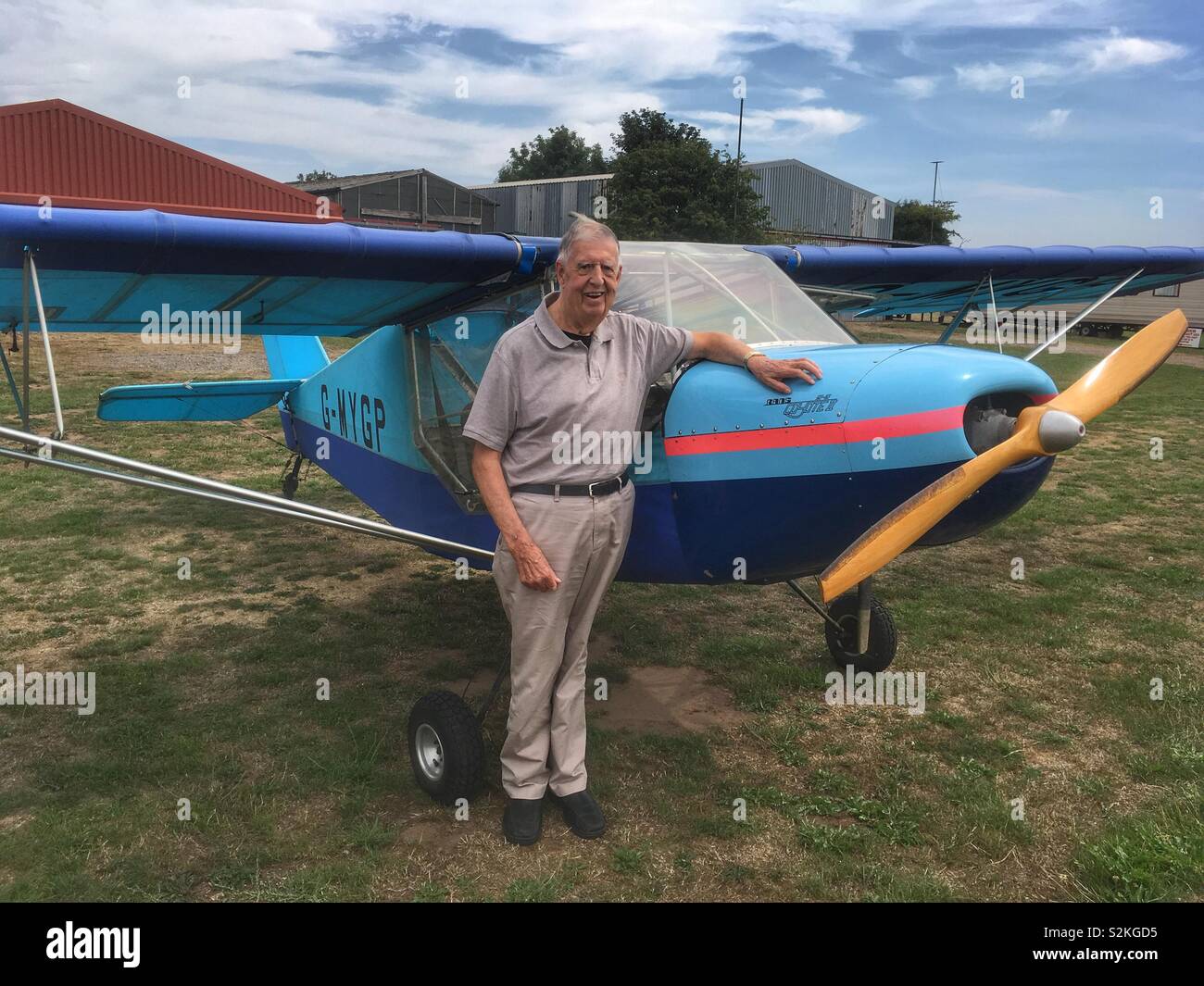 Man posing with his Rans microlight aircraft Stock Photo - Alamy