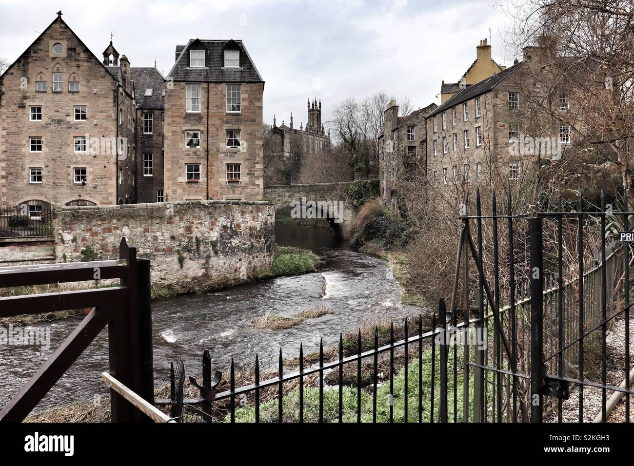 River running through village hi-res stock photography and images - Alamy