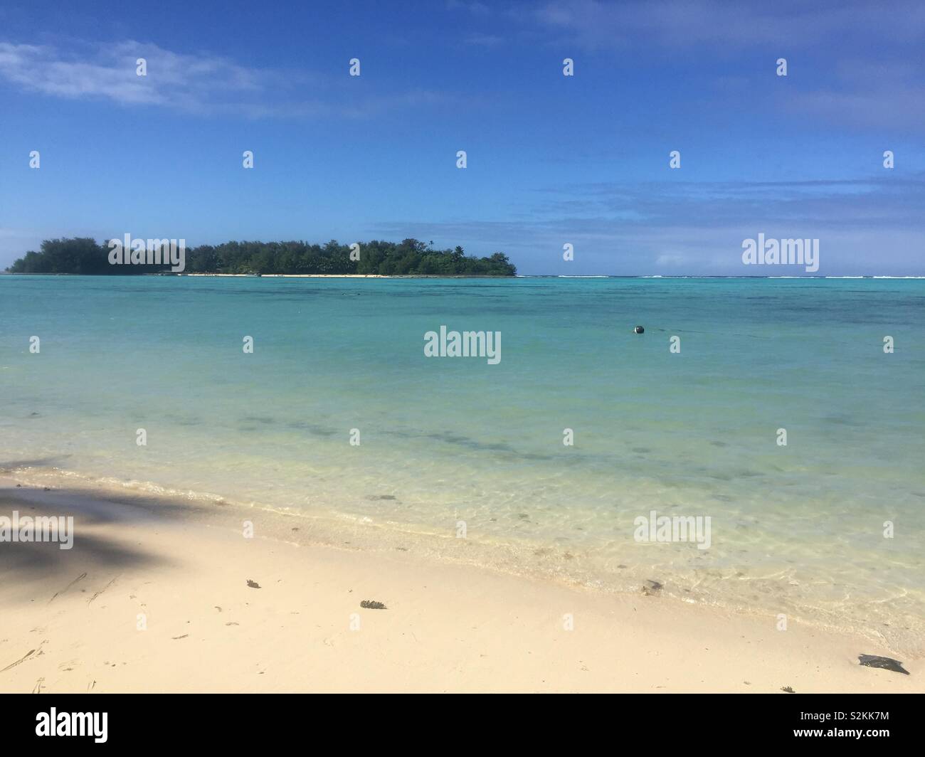 Island at muri beach, Rarotonga, Cook Islands Stock Photo - Alamy