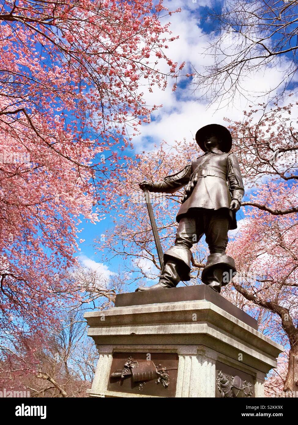 The pilgrim statue on Pilgrim Hill in Central Park, NYC, USA Stock ...