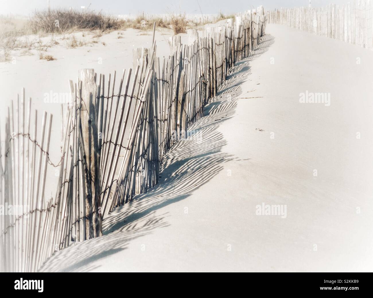 Beach and fence hi-res stock photography and images - Alamy