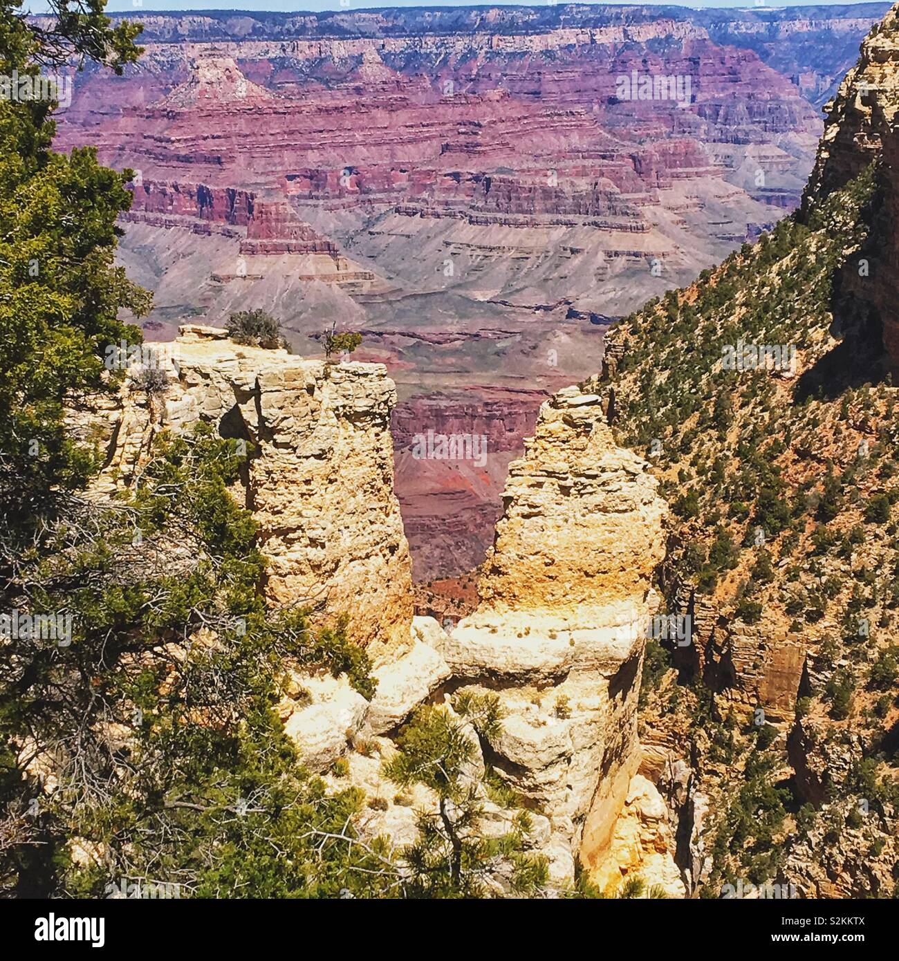 Canyon ledge hi-res stock photography and images - Alamy