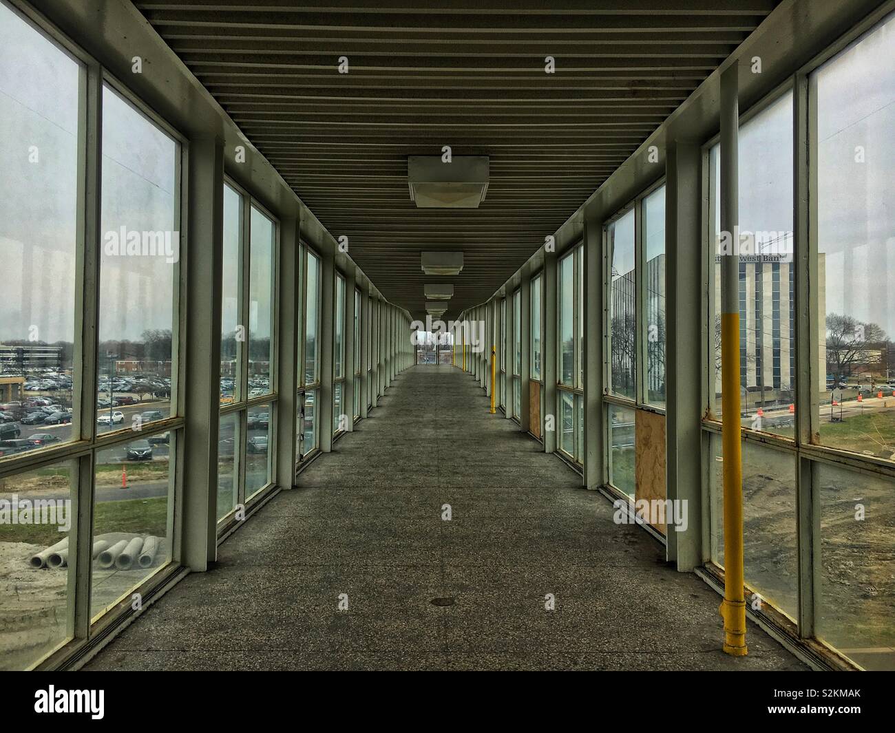 Modern expressway hi-res stock photography and images - Alamy