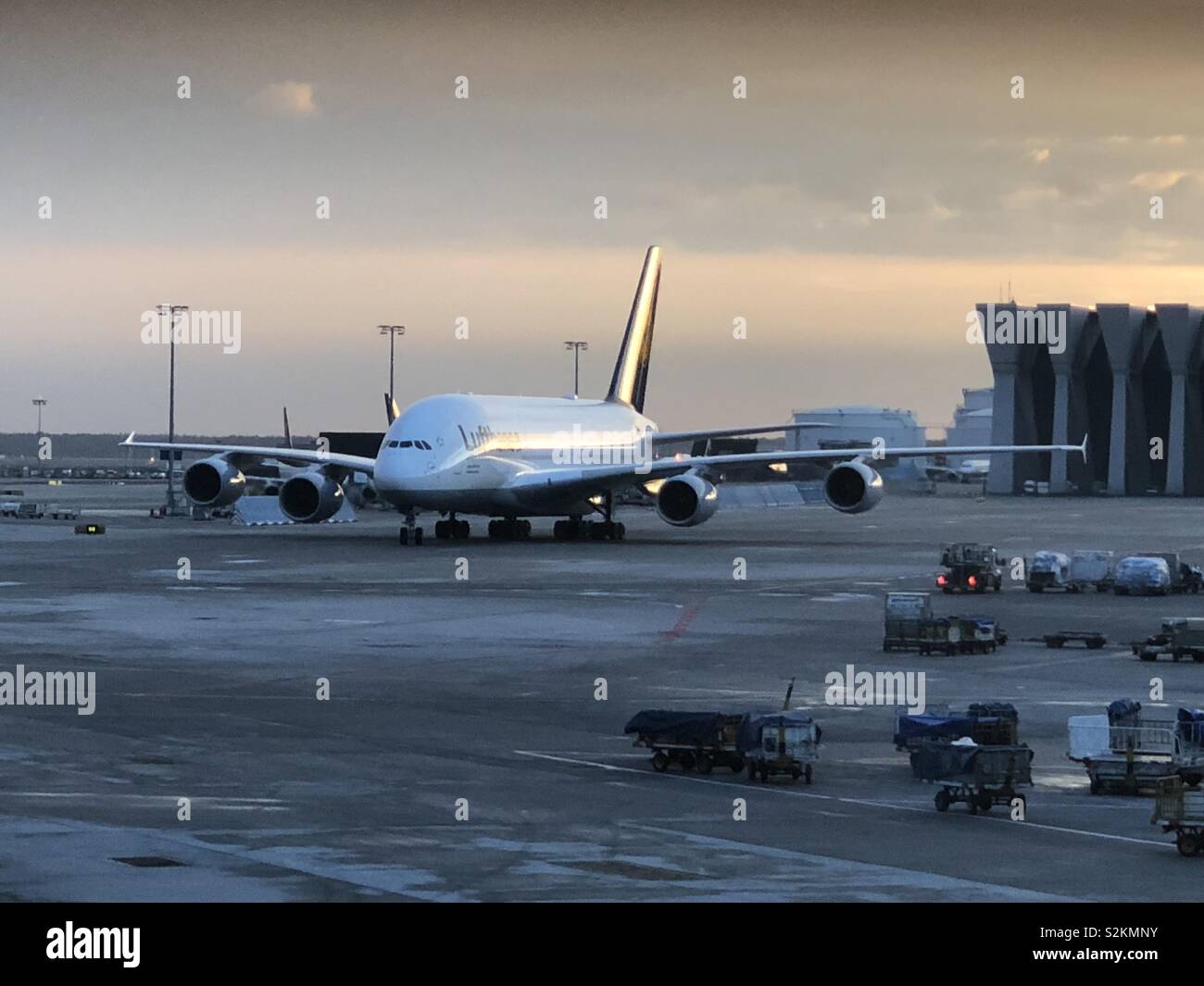 Lufthansa Airbus A380 High Resolution Stock Photography and Images - Alamy