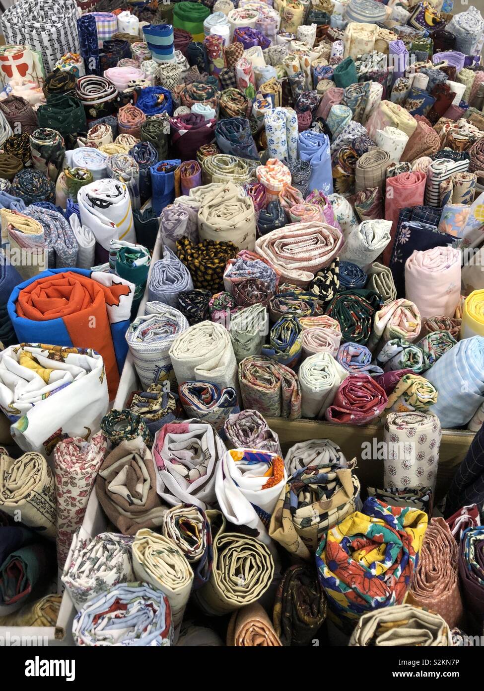 Rolls of fabric hi-res stock photography and images - Alamy