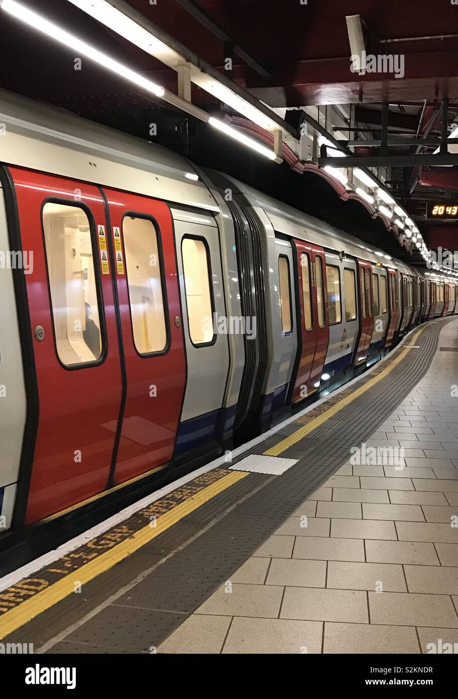 London Underground Tube Train High Resolution Stock Photography and ...