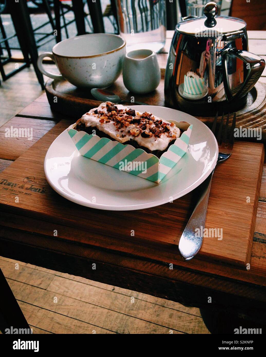 Reflections in an afternoon teapot Stock Photo - Alamy