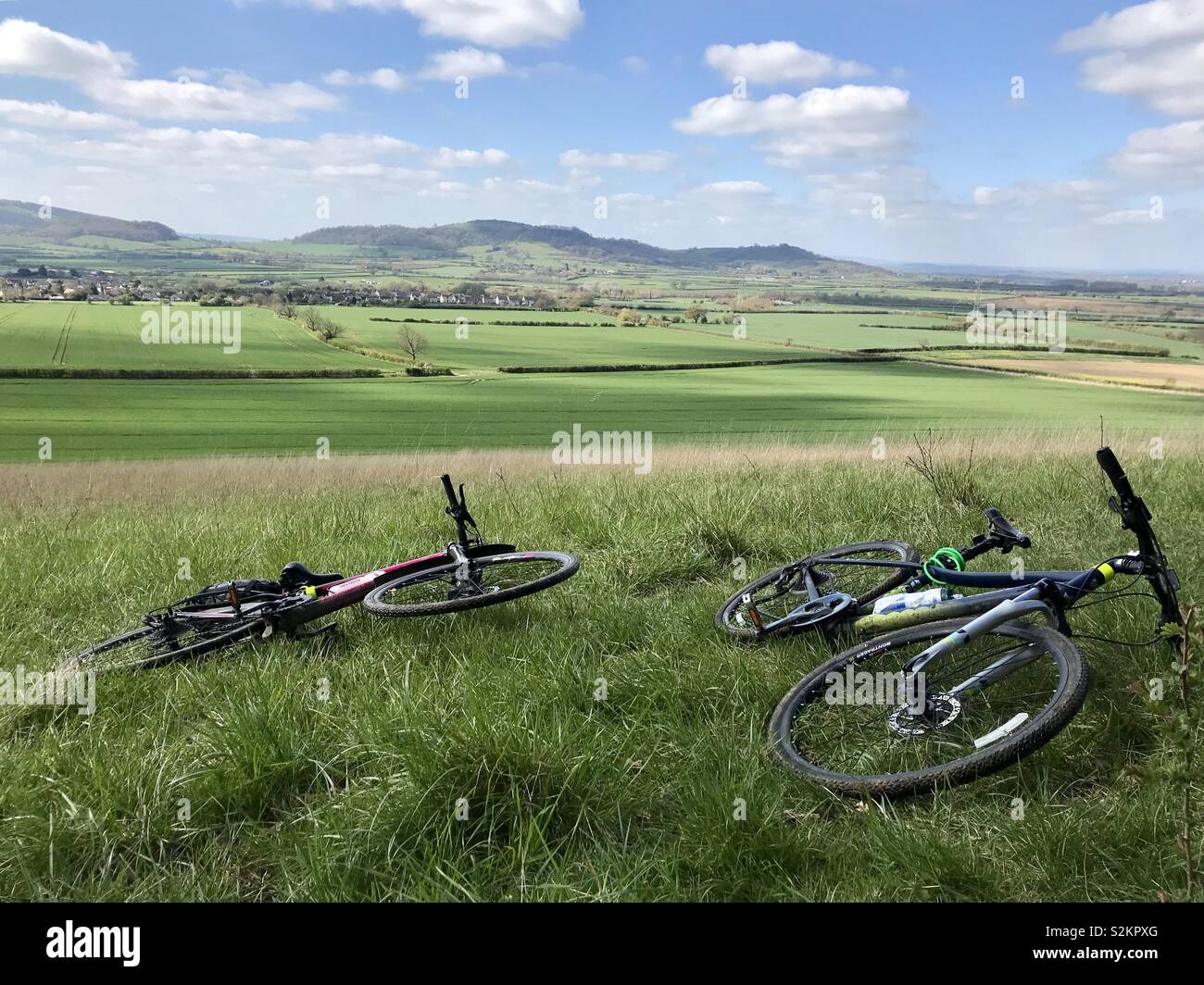 Hills cycles hi-res stock photography and images - Alamy