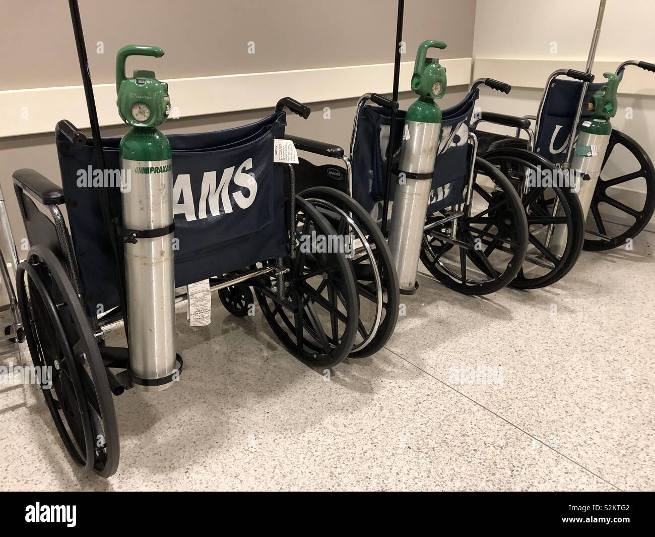 Medical oxygen equipment hi-res stock photography and images - Alamy