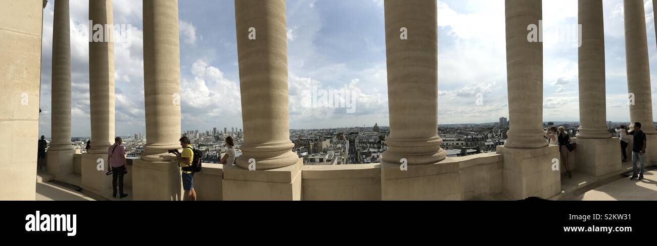 Large pillars hi-res stock photography and images - Alamy