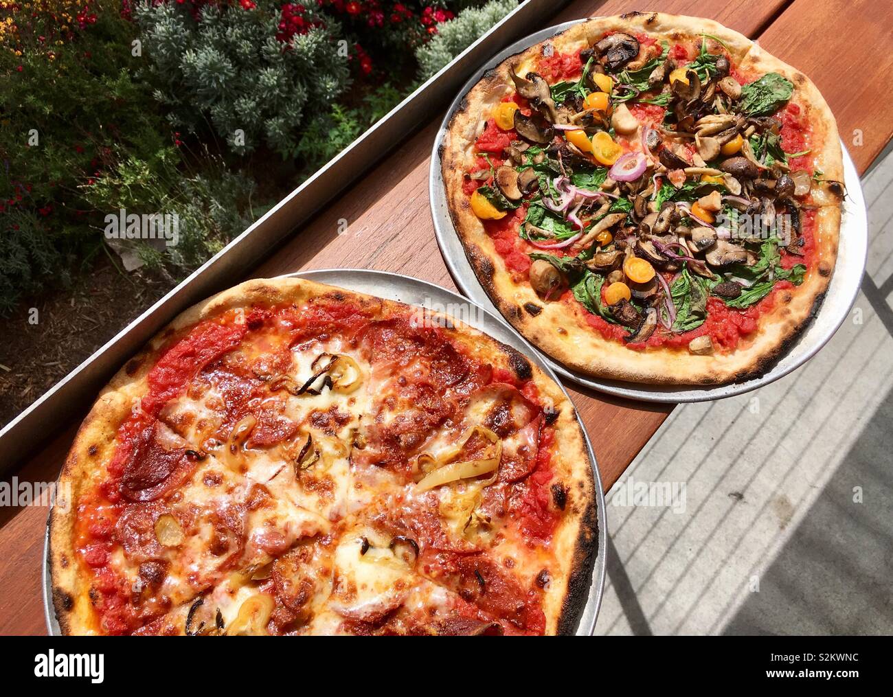 Food al fresco hi-res stock photography and images - Alamy