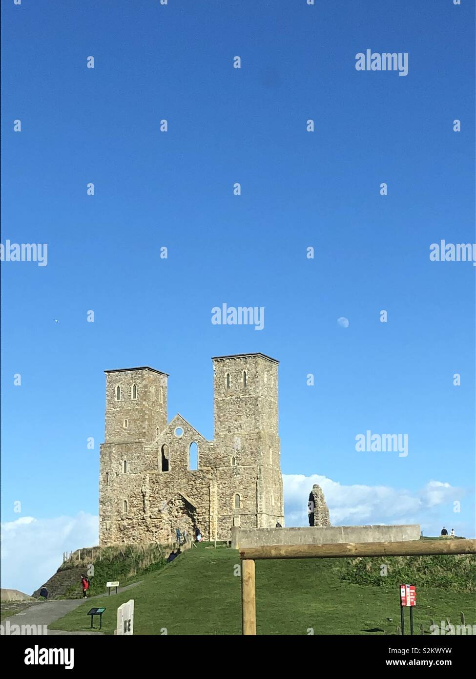 Reculver castle hi-res stock photography and images - Alamy
