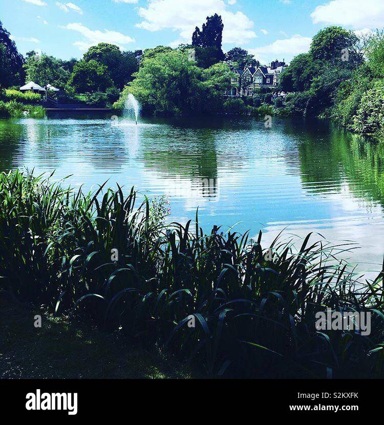 Bletchley park lake Stock Photo - Alamy