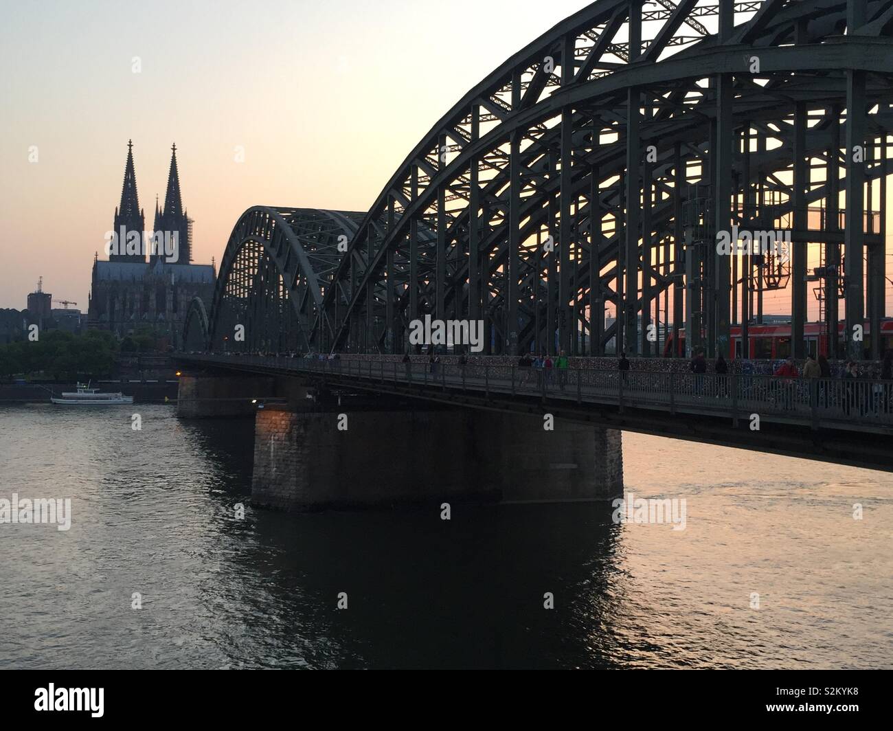 Cologne bridge hi-res stock photography and images - Alamy