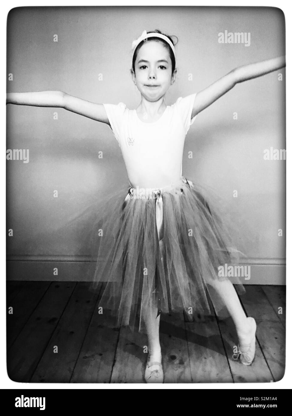 Ballerina girls hi-res stock photography and images - Alamy