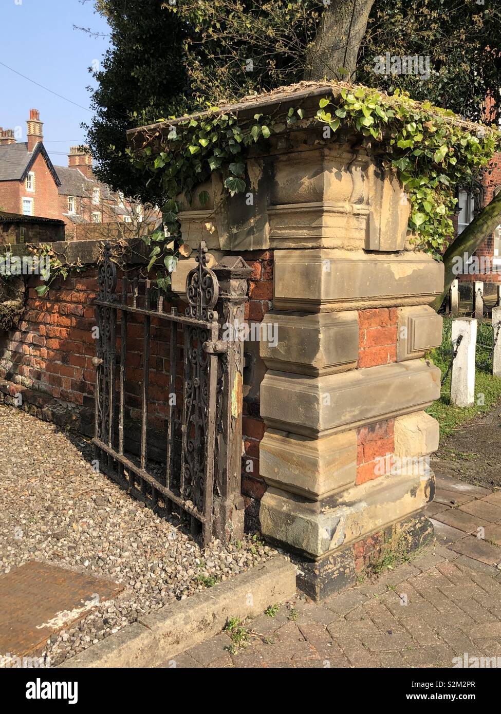 Victorian gate post hi-res stock photography and images - Alamy