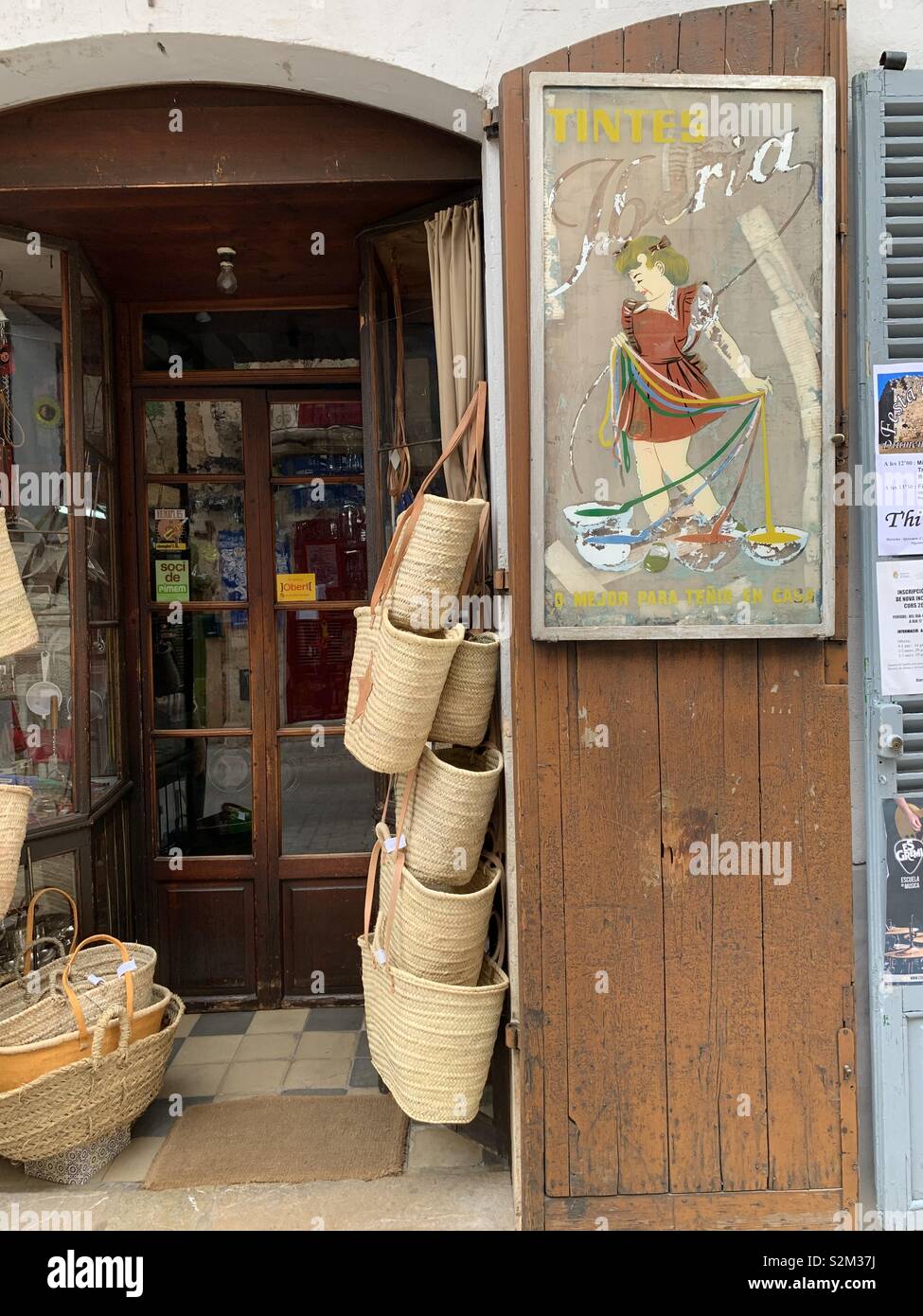 Spanish local hi-res stock photography and images - Alamy