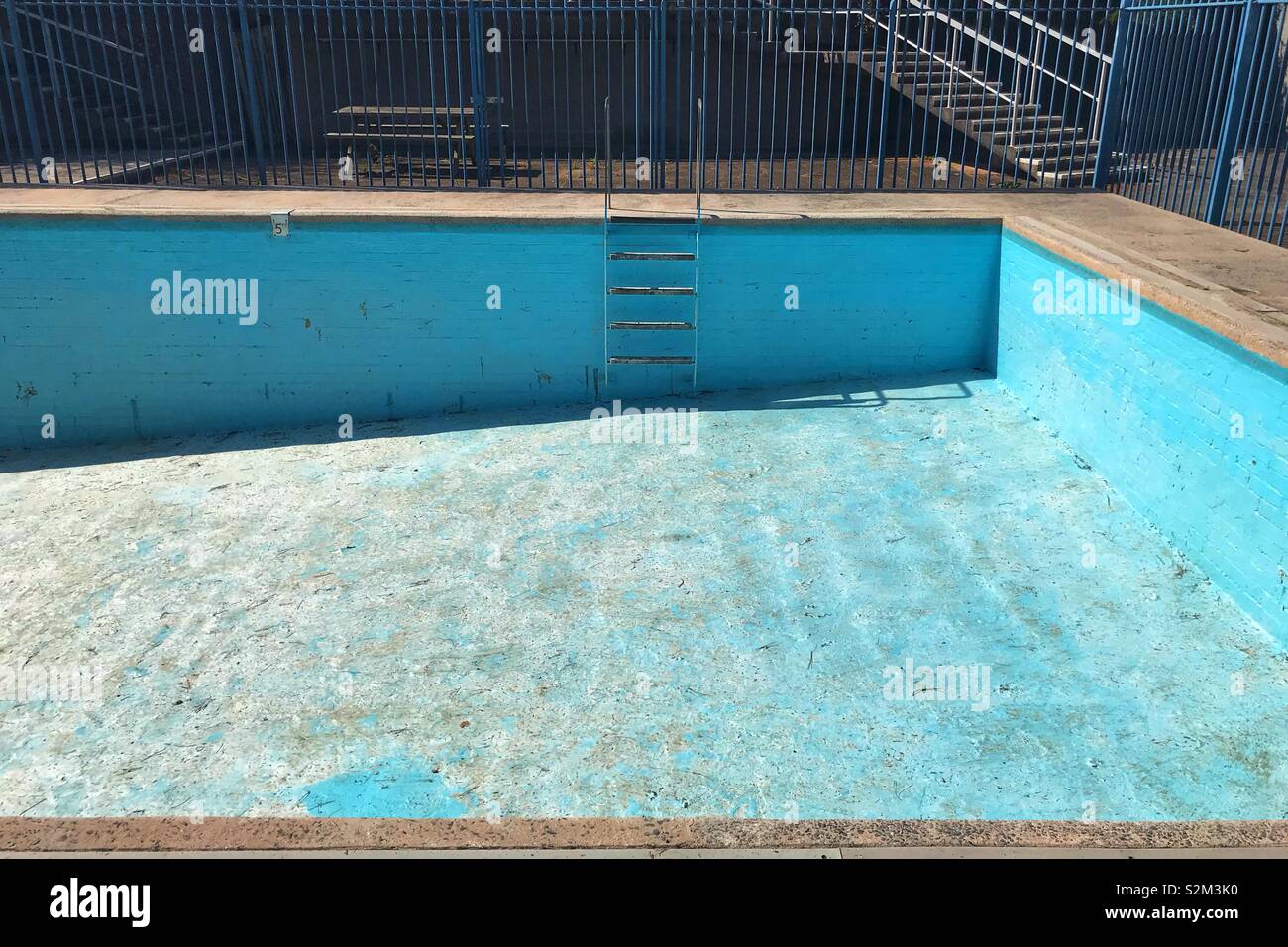 Disused swimming pool hi-res stock photography and images - Alamy