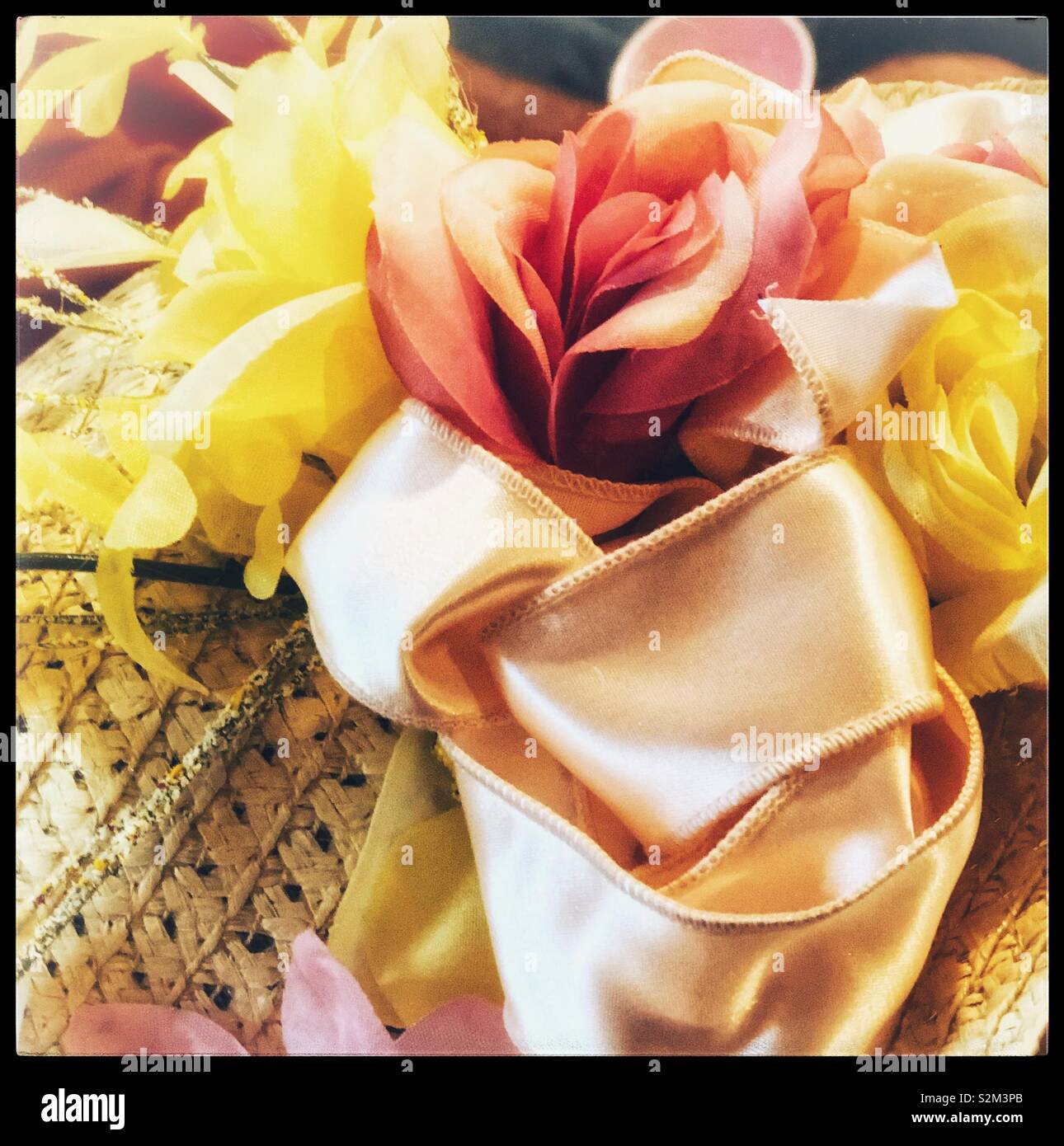 Satin flowers hi-res stock photography and images - Alamy