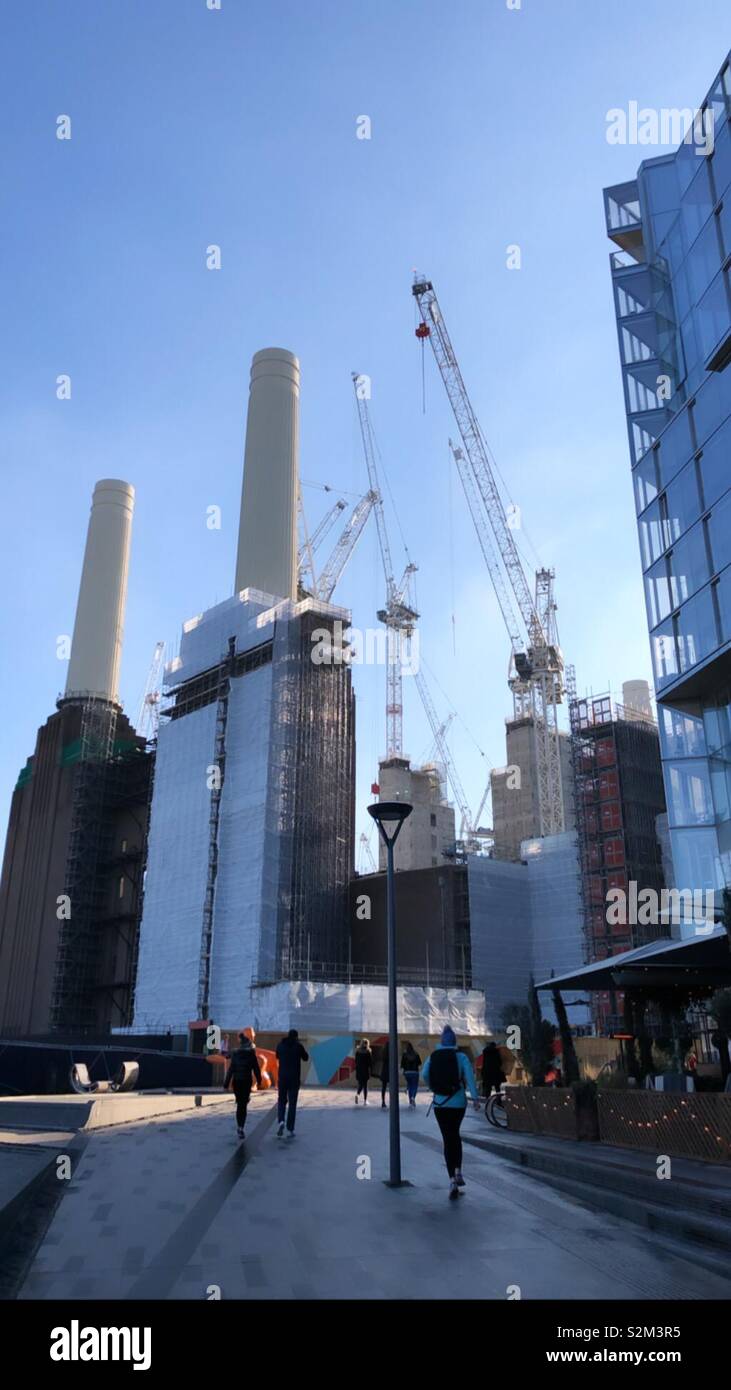 Battersea power station towers hi-res stock photography and images - Alamy