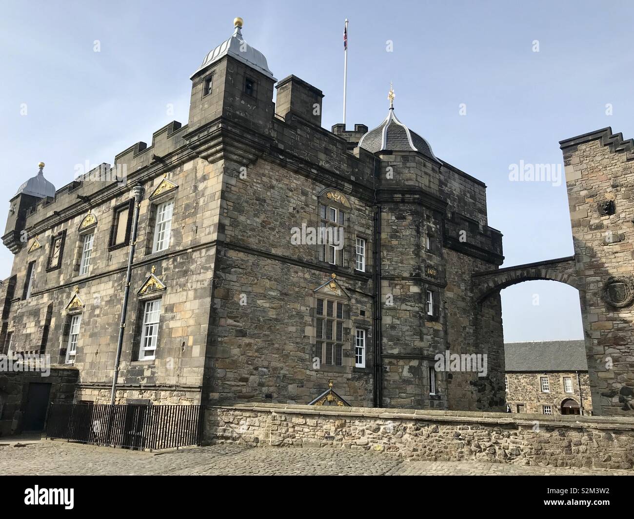 Views of edinburgh castle hi-res stock photography and images - Alamy