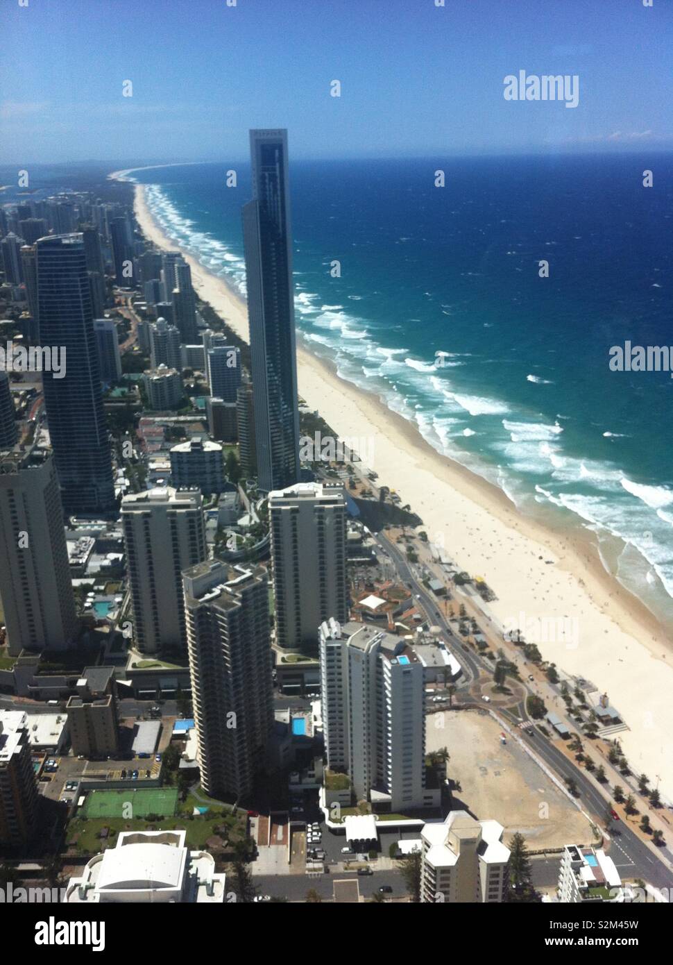 Tall buildings and sea hi-res stock photography and images - Alamy