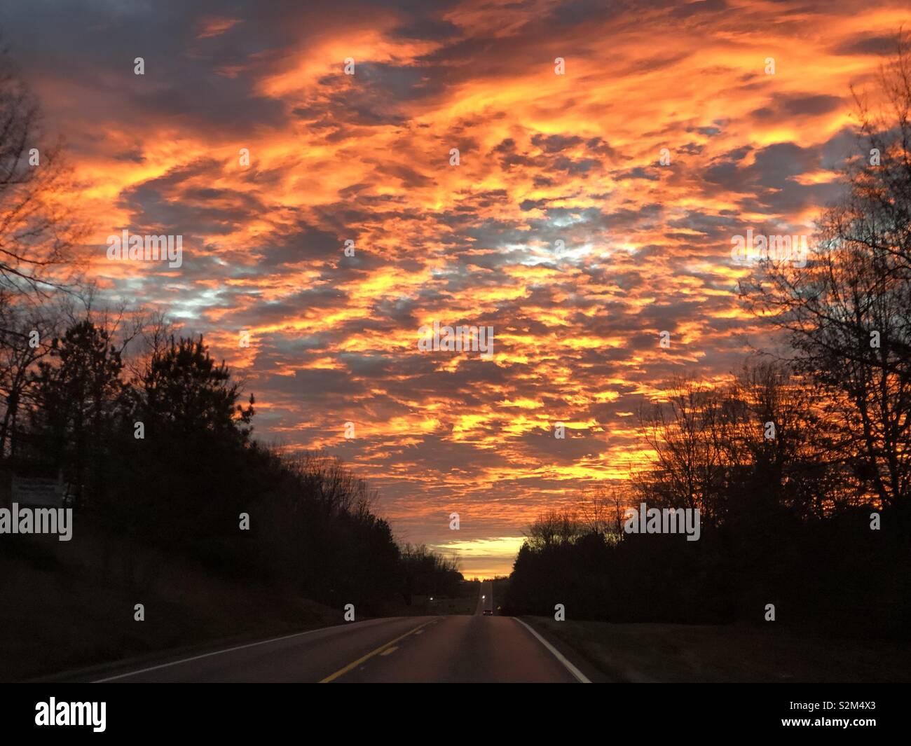 Red an yellow clouds hi-res stock photography and images - Alamy