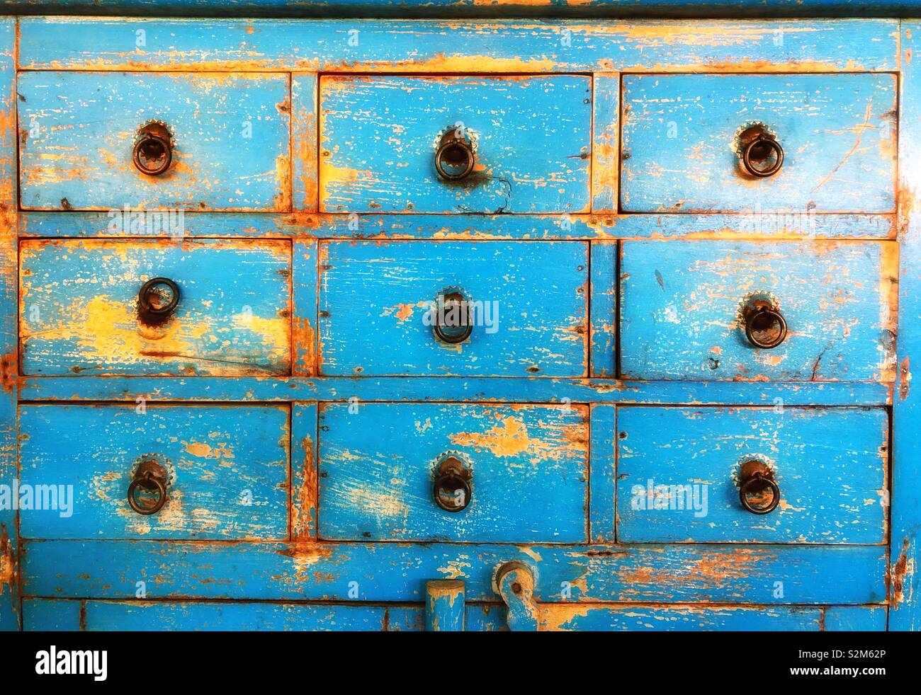 Drawers hi-res stock photography and images - Alamy