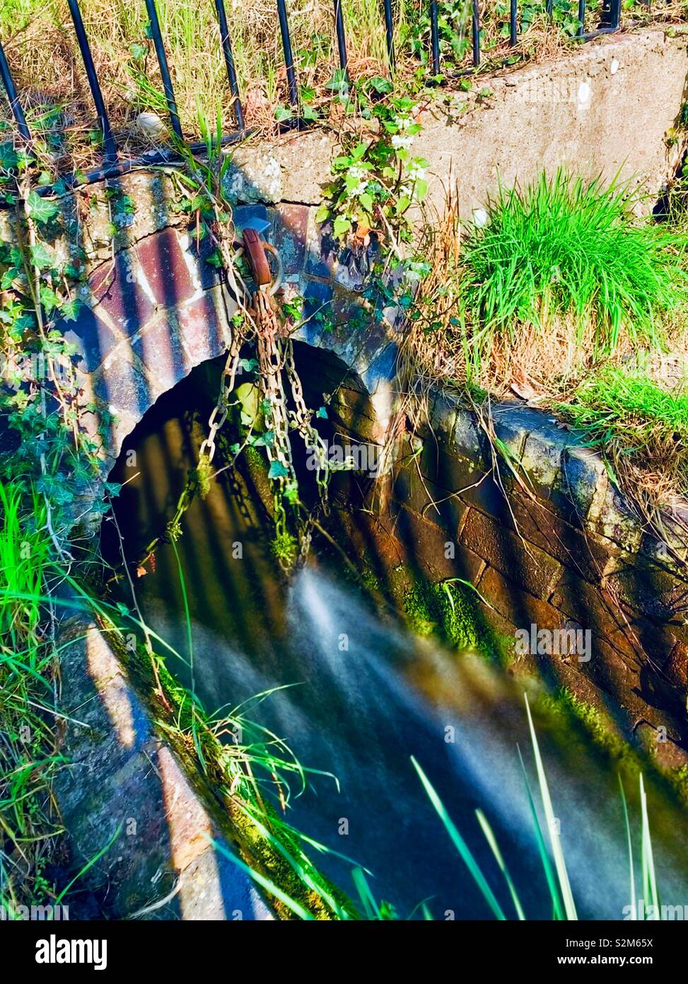 Overflow canal hi-res stock photography and images - Alamy