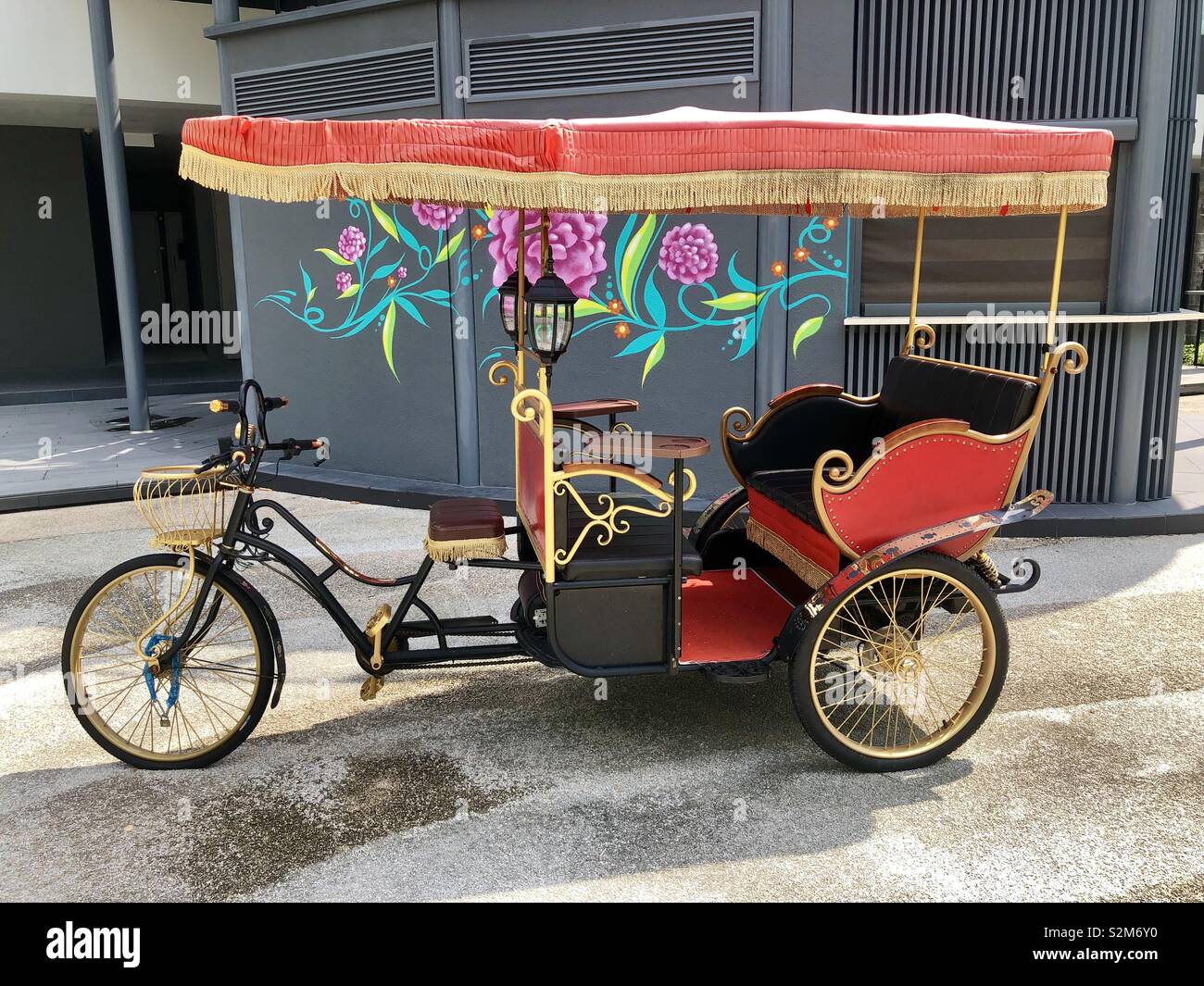 Singapore Rickshaw High Resolution Stock Photography and Images - Alamy