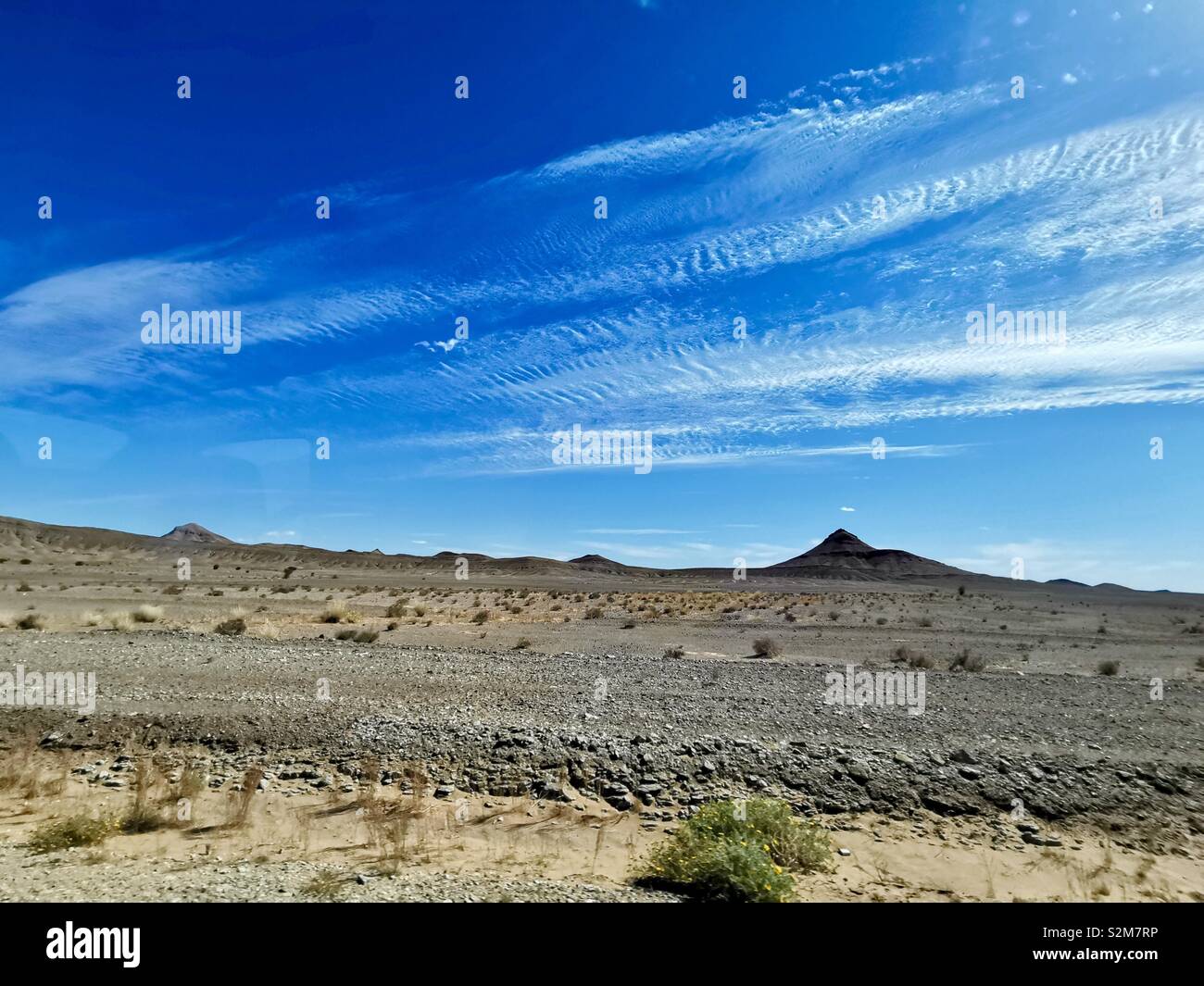 Arid landscapes in the desert in eastern Morocco Stock Photo - Alamy