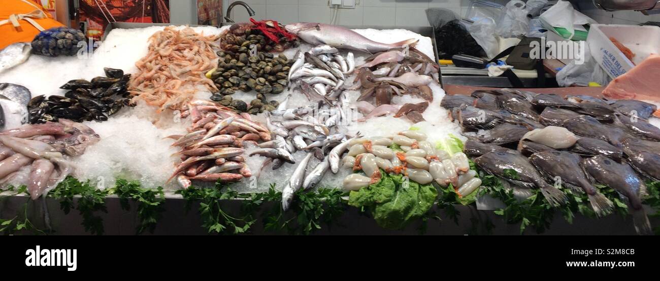 Cadiz fish market hi-res stock photography and images - Alamy