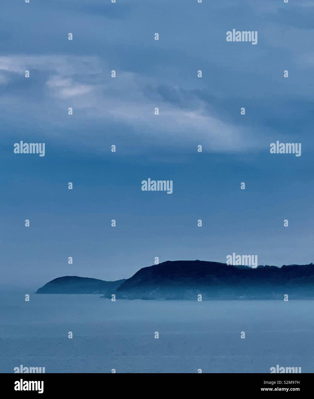 Mist cornwall hi-res stock photography and images - Alamy