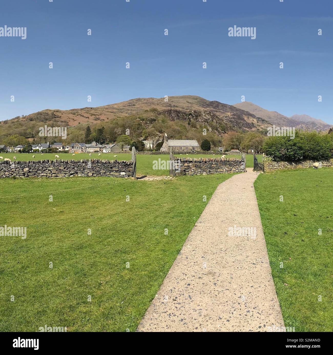 Beddgelert legend hi-res stock photography and images - Alamy