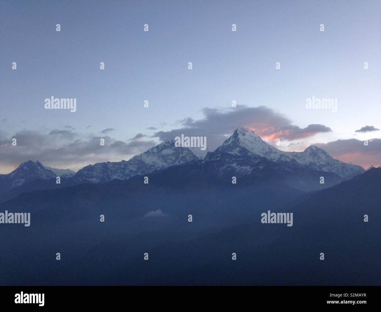 Himalayan range hi-res stock photography and images - Alamy