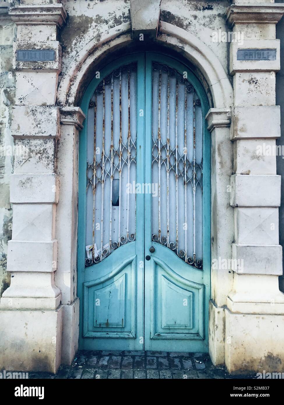 Stunning turquoise door Stock Photo - Alamy
