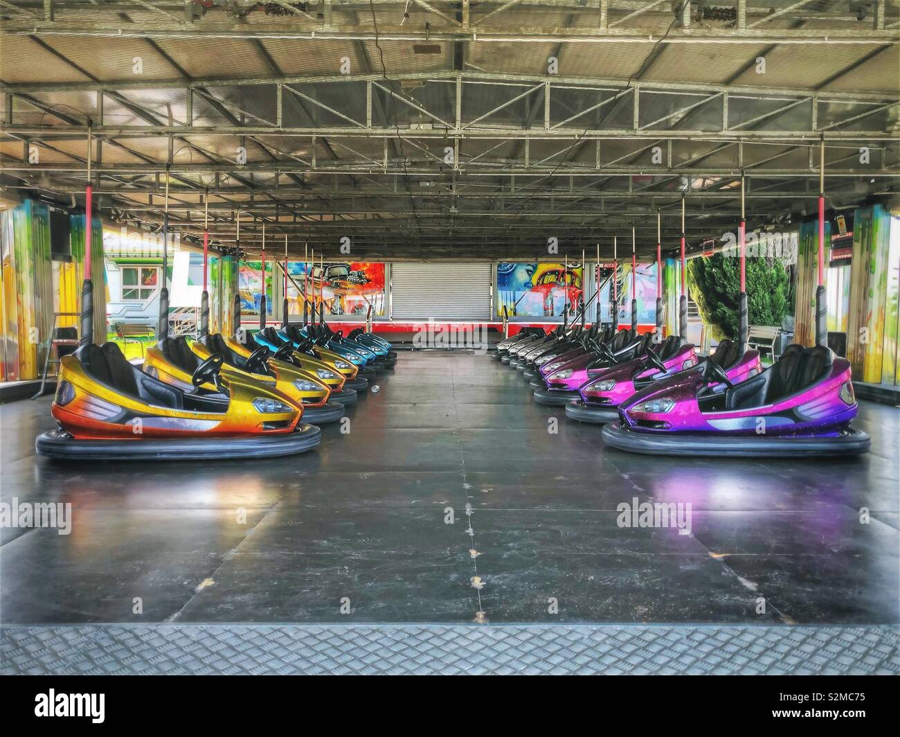 Empty bumper cars amusement park amusement park hi-res stock ...
