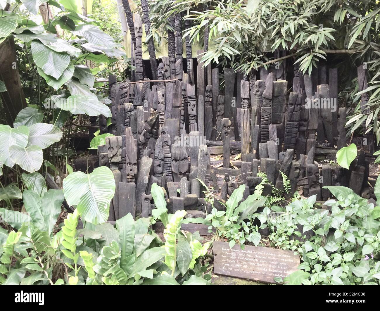 Traditional wooden west african totems hi-res stock photography and ...